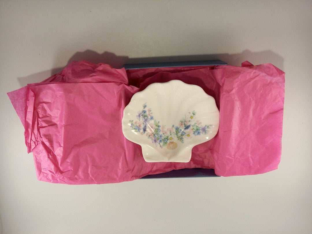 Wedgwood 'Angela' Shell Dish Vintage Bone China Discontinued England V ...